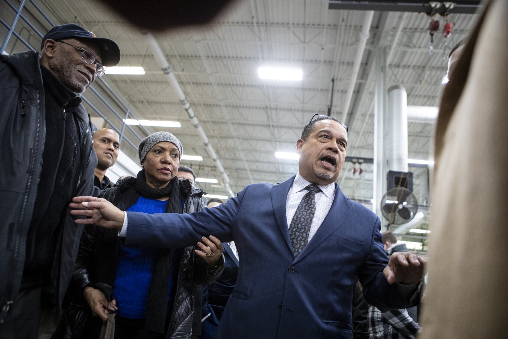 Photos Vp Harris Visits New Flyer Of St Cloud West Central Tribune
