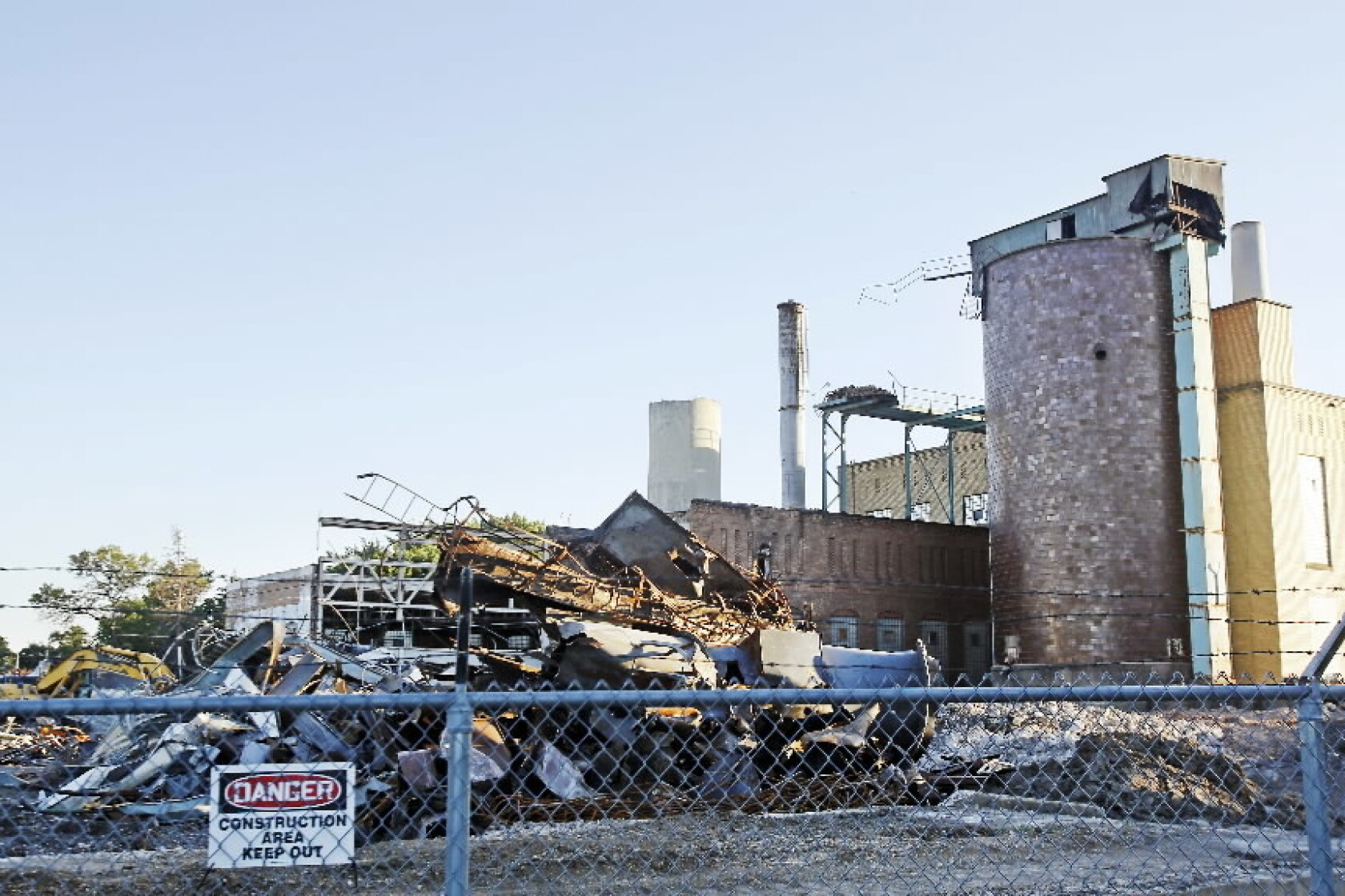 Demolition of the old power plant - InForum | Fargo, Moorhead and West ...