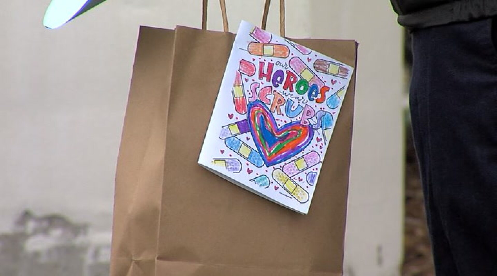 Ed Clapp Elementary students give cards to health care workers at ...