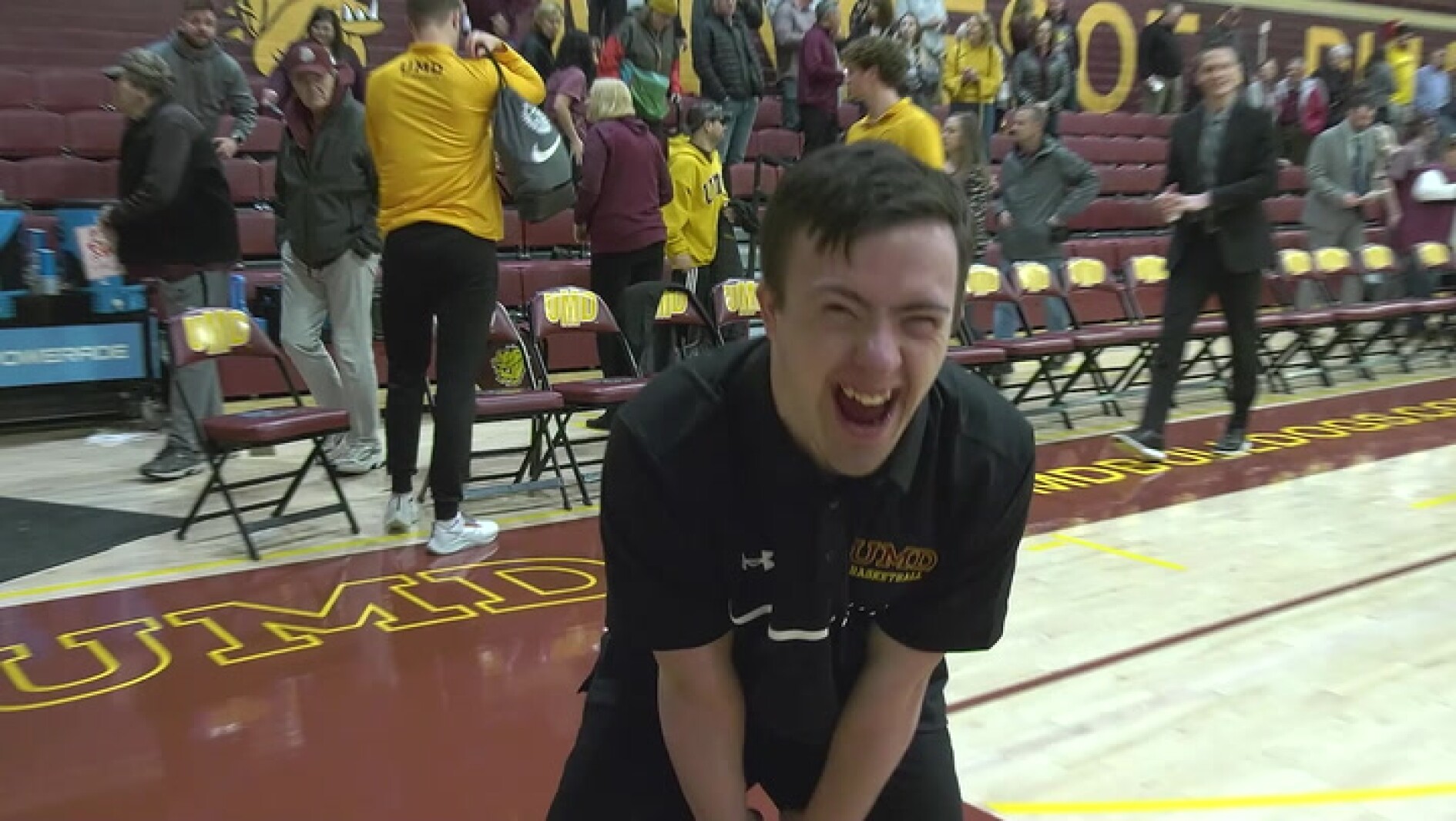 The energetic Jonah Plys of UMD men's hoops - Duluth News Tribune ...