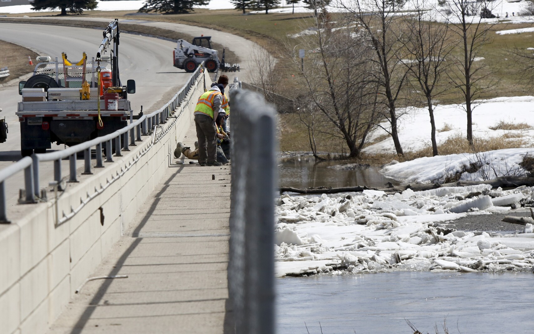 Fargo Bridges Parks Trails Close Due To Flooding Inforum Fargo