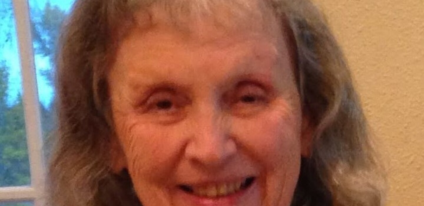 Elizabeth Lou's Instagram, Twitter & Facebook on IDCrawl