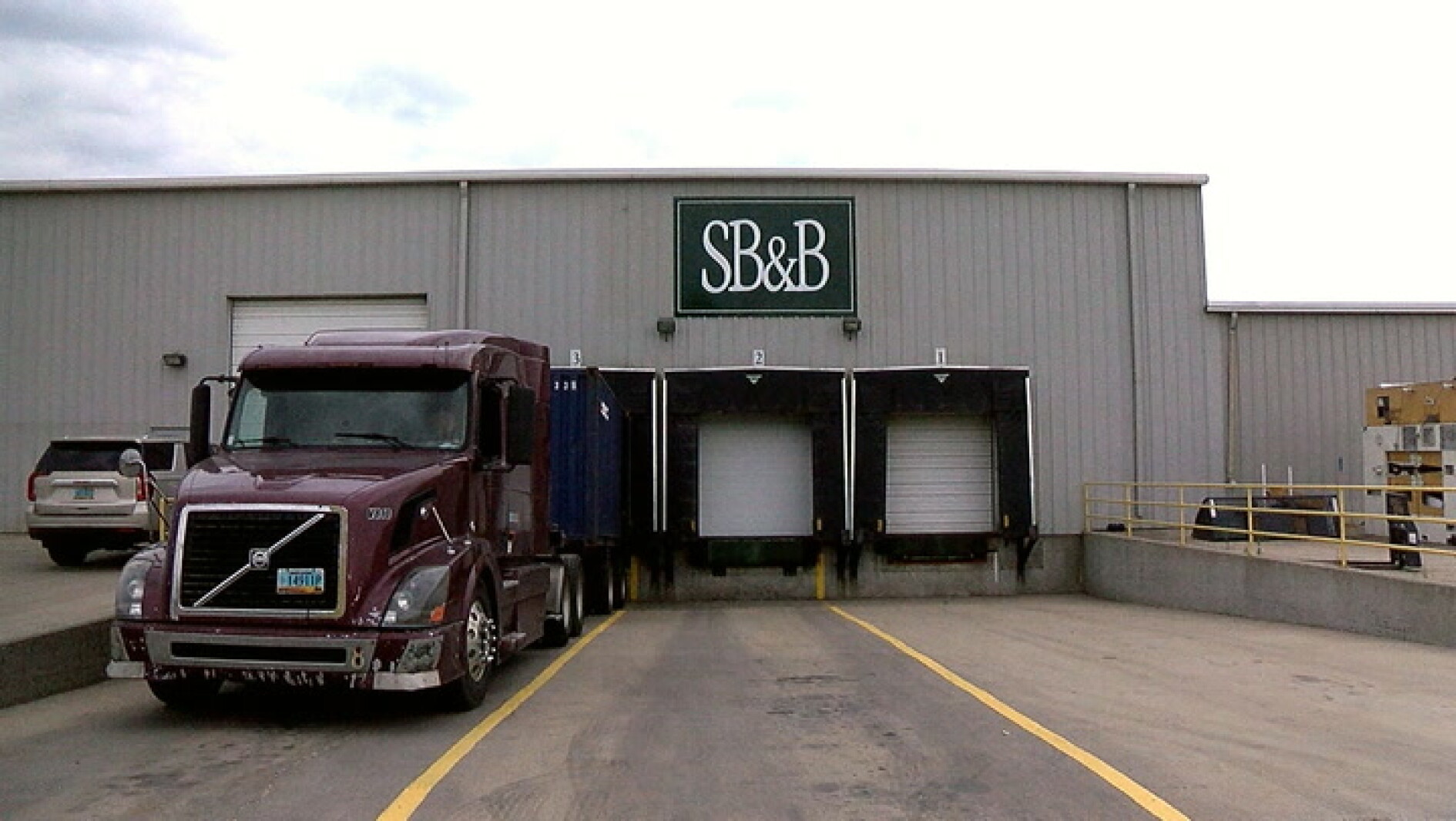 In a historical imbalance, shipping containers leave the US empty ...