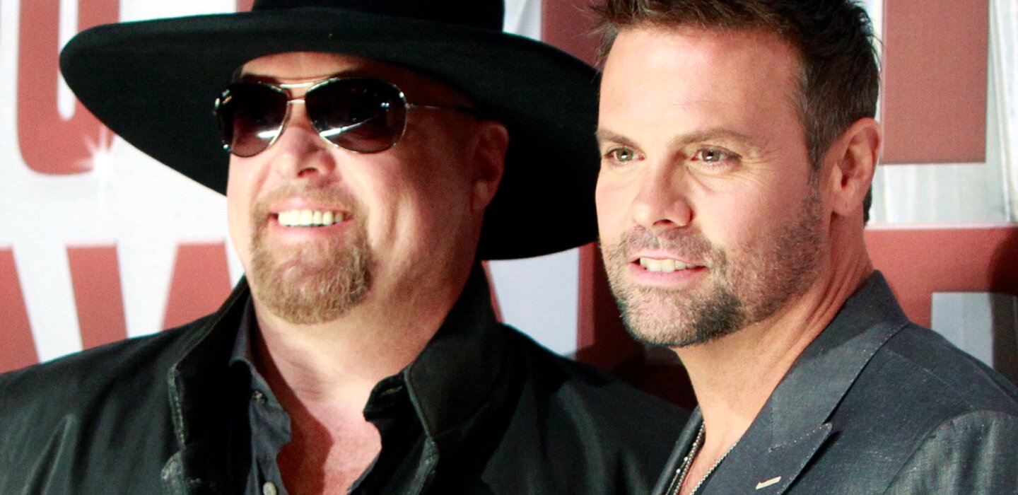 Country singer Troy Gentry of Montgomery Gentry dies in helicopter crash
